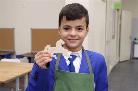 Средняя общеобразовательная школа имени Ю А Гагарина в Душанбе Обучающиеся десятых классов