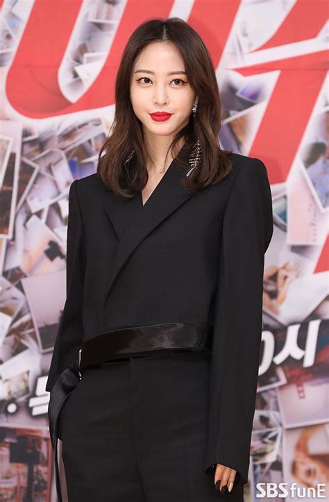 [e포토]한예슬 매혹적인 미모 Sbs연예뉴스 스브스타 Sbsstar 패션 배우 연예인