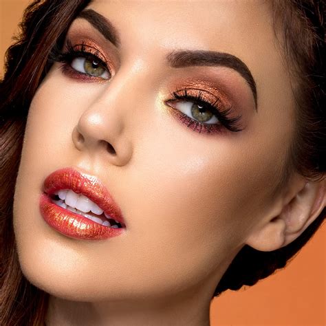 21 Gorgeous Makeup Looks For Green Eyes That Slay All Day