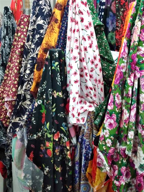 შეუკვეთე ონლაინ ან ქსოვილები თექა და საქსოვი ძაფები Facebook