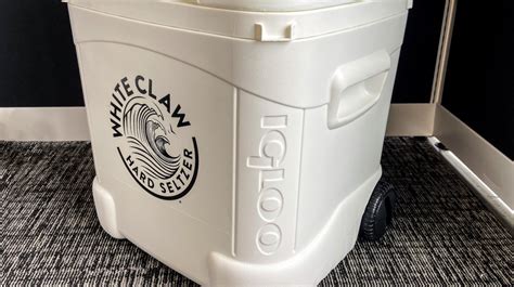 White Claw Igloo Cooler 60 Quart 21aug20 Bid Now ☑