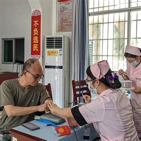 石塘镇：无偿献血暖人心 热血传递双拥情民兵活动服务
