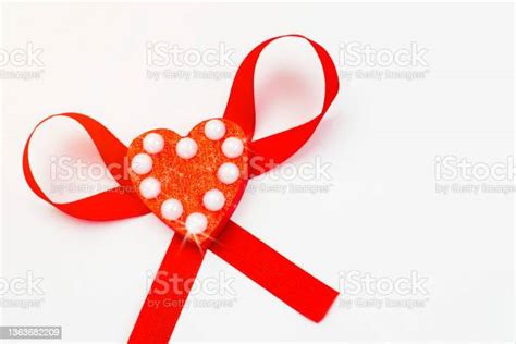 흰색 배경에 빨간 마음 발렌타인 데이를 테마로 템플릿 카드 초대장 복사 공간에 대한 낭만적 인 레터 헤드 발렌타인 데이 컨셉 0명에 대한 스톡 사진 및 기타 이미지 Istock