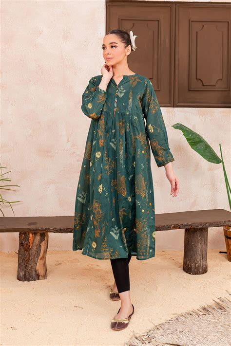 Pin By Syed Salim On Mohsin Qamar Batik Simple Trendy Outfits