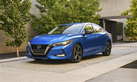 2020 Nissan Sentra First Look