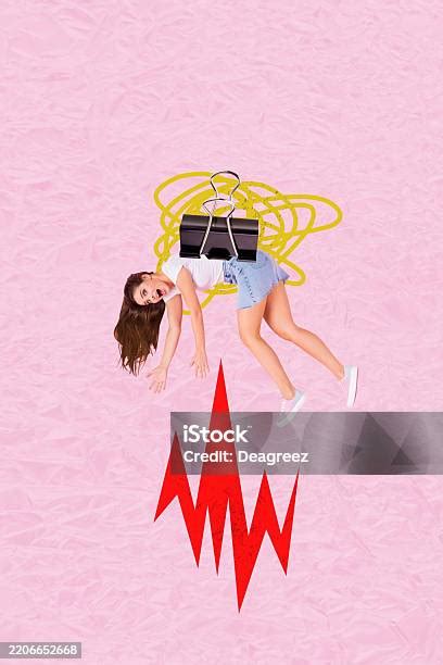 스케치 합성물 3d 사진 콜라주 트렌드 아트웍 사무원 관리자 시간 모집 클리퍼 보류 젊은 아가씨 교수형 균열 장애물 극복 20 24세에 대한 스톡 사진 및 기타 이미지