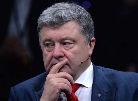 Порошенко созвал СНБО из страха перед вмешательством России в выборы