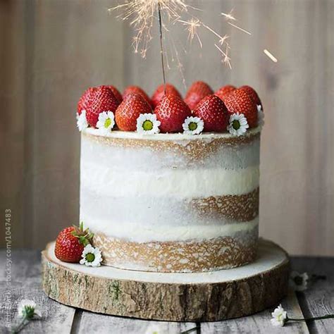 عکس کیک تولد دخترانه لاکچری کیک تولد دخترانه شیک و ساده