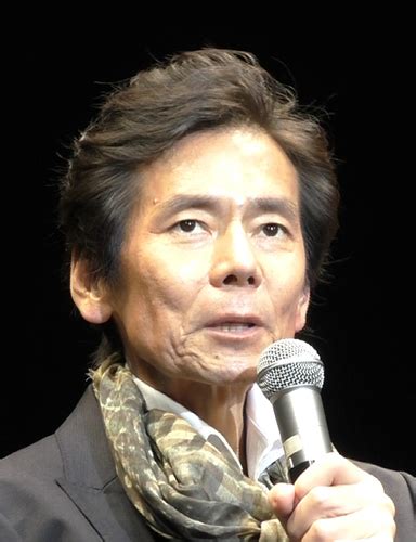 5日、舞台「the Winds Of God」東京千秋楽のあいさつ冒頭でステージに上った今井雅之さん。復帰の願いはかなわなかった スポニチ
