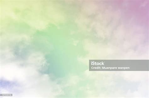파스텔 색의 배경과 벽지 달콤한 색상의 추상적 인 하늘 배경과 구름과 하늘 0명에 대한 스톡 사진 및 기타 이미지 0명 경관 계절 Istock