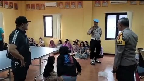 Polisi Grebek Rumah Kos Penampungan Pekerja Seks Komersial Di Kawasan Pekojan Tambora Orang
