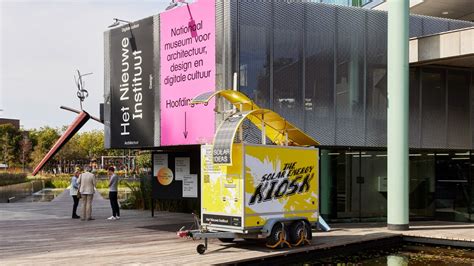 Solar Energy Kiosk Serves Orange Juice Made Using Solar Power