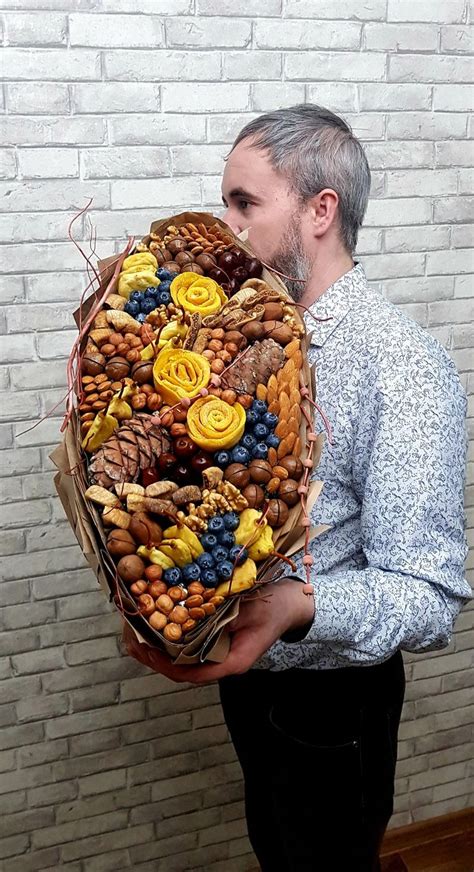 Букет из орехов и сухофруктов Съедобные композиции Блюда из фруктов Фруктовые съедобные