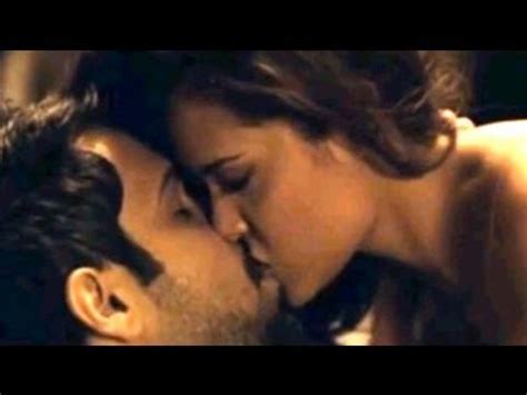 Jannat Emraan Hashmi And Esha Gupta Hot Bed Scene Youtube