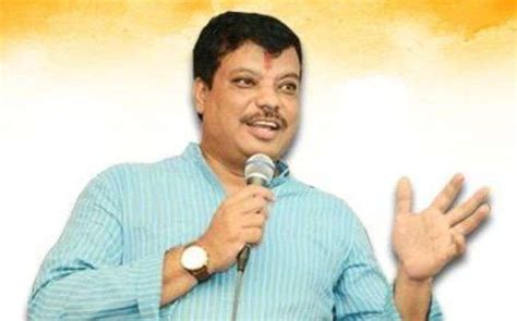 पूर्व मंत्री उमंग सिंघार की पत्नी प्रतिमा सिंघार पर खाना बनाने वाली