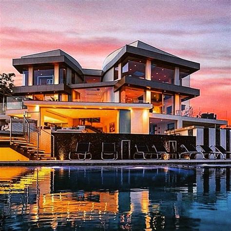 25000000 Beverly Hills Modern Mansion With A Massive Infinity Pool