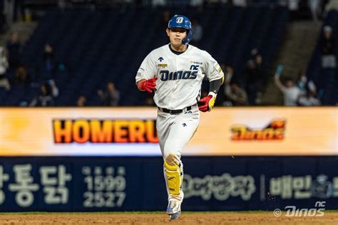 걸리면 홈런 5안타 中 4홈런 거포 유망주 돌아왔는데 선발은 아니다 이런 사정이