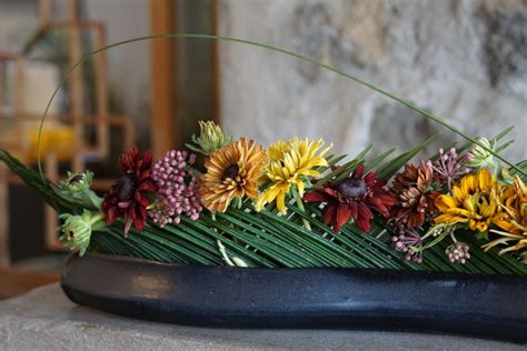 소철잎 쿠바리 하나쿠바리 친환경꽃꽂이 자연소재고정기법 노플로랄폼 마미플라워디자인스쿨제주교실 플라워스쿨 제주플라워클래스 프라이빗레슨 원데이클래스 제주꽃꽂이수업 로만티카