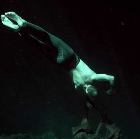 Underwater Barefaced Dancer In Tights Thisvid Com