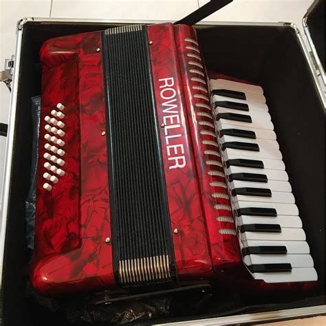 Roweller Accordion 手風琴 興趣及遊戲 音樂樂器 配件 樂器 Carousell