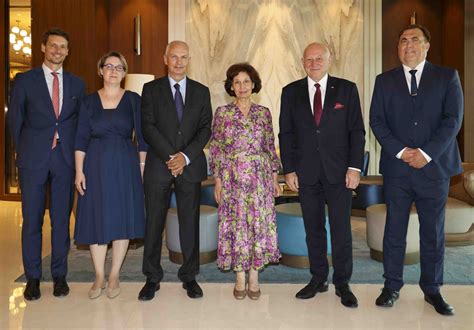 Работна средба на претседателката Сиљановска Давкова со амбасадорите на земјите од Вишеградската