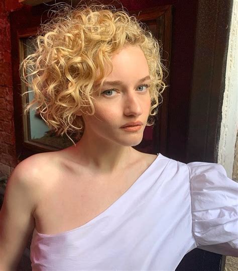 Julia Garner Nude Explicit Collection 2020 59 Photos Video The Fappening