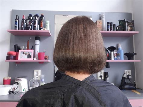 Подстригване боядисване с боя на клиента или кичури с фолио плюс оформяне със сешоар