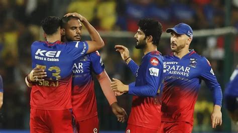 Rcb Vs Csk Match Highlights कोहलीची Rcb प्लेऑफमध्ये दाखल रोमांचक सामन्यात Csk वर केली मात