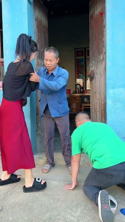 公公一个人抱养老公拉扯大，听说老家的老房子前段时间下大雨到处漏雨，老公不理不问，今天压着他回来道歉，没有公公一路的帮衬，我们能有今天吗 善待老人 懂得感恩 情感正能量 伍妹•k99 Youtube