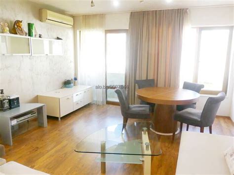 Сандански Тристаен апартамент под наем в топ центъра на града Тристаен апартамент под наем 90