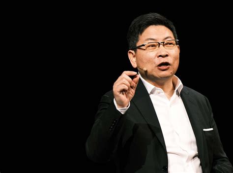 余承东：未来汽车公司只有成为巨头，才能活下来 极客公园