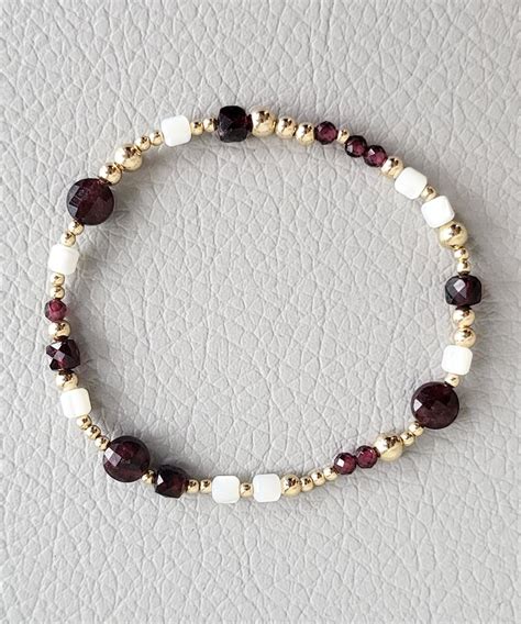 자체제작 14k골드필드 가넷 원석 팔찌 천연석 원석 1월 탄생석 자개 비즈 와인 컬러