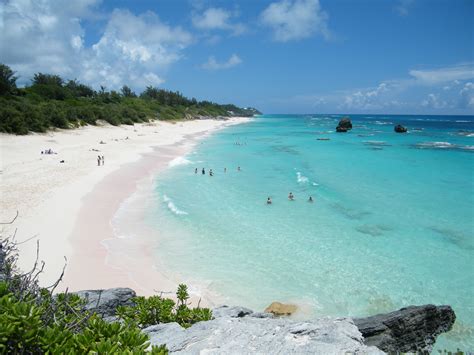 Beautiful Blue Oceans And Pink Sand Beaches Of Bermuda Pink Sand