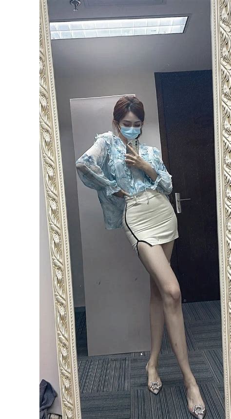 东航小仙女 On Twitter 听说 保持这个姿势 半小时 能瘦到 90斤 一动不动 和练瑜伽是一个效果 Gipbubyc50 Twitter