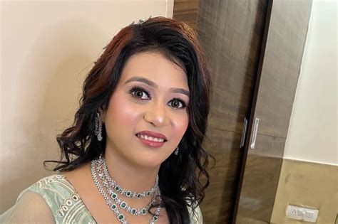 Neha Garg Makeovers Makeup Artist Bhawar Kuan
