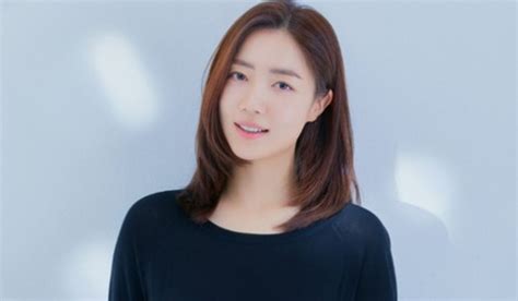 Actress Ryu Hwa Young Signs Contract With A New Agency Jazminemedia