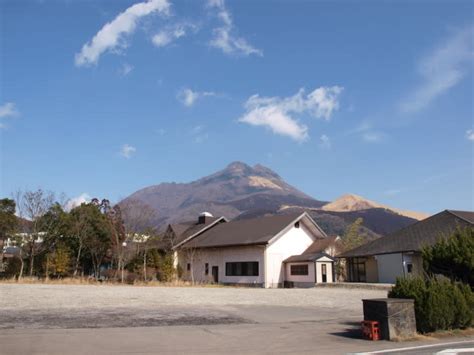 参宮通り 日本一美味しいからあげの店湯布院 やまびこさんから六所宮鳥居まで 由布院日記