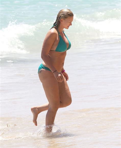 Natasha Henstridge In Bikini On The Beach In Hawaii Hawtcelebs
