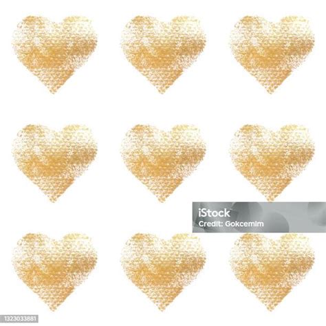 골든 하트 원활한 패턴 골드 페인트 얼룩 절연 골드 잉크 패치 세트 인사말 카드 및 라벨 추상 적 배경골든 글리터 브러시 스트로크와 추상적 인 배경에 대한 금속 황금 텍스처
