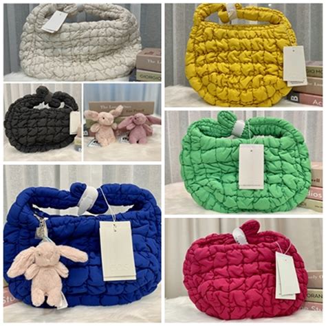 코스 국내배송 Cos 코스 퀼티드 초 미니 백 구름 빵 왕 오버사이즈 퀼팅 패디드 가방 제니 위시버킷