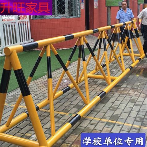 防冲撞拒马 防冲撞铁马 防冲撞柱 大山谷图库