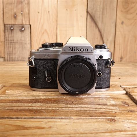 Used Nikon Fg 35mm Camera Body Flash Head Reflectors Control Light