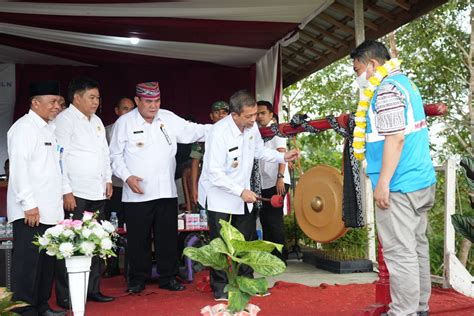 Lima Kampung Di Kubar Kini Teraliri Listrik