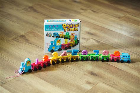 ციფრების მატარებელი The Toy Shop სათამაშოების მაღაზია