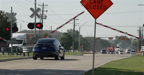 Tesla Self Driving Function Fails At Some Railroad Crossings Drivers Warn The Independent