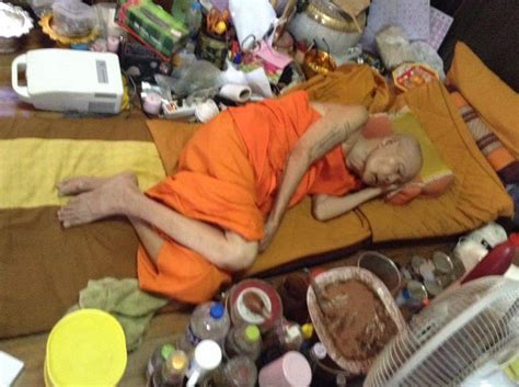 เม ศูนย์พระเครื่องศิษย์หลวงพ่อสมบุญ ปิยธมฺโม วัดลำพันบอง