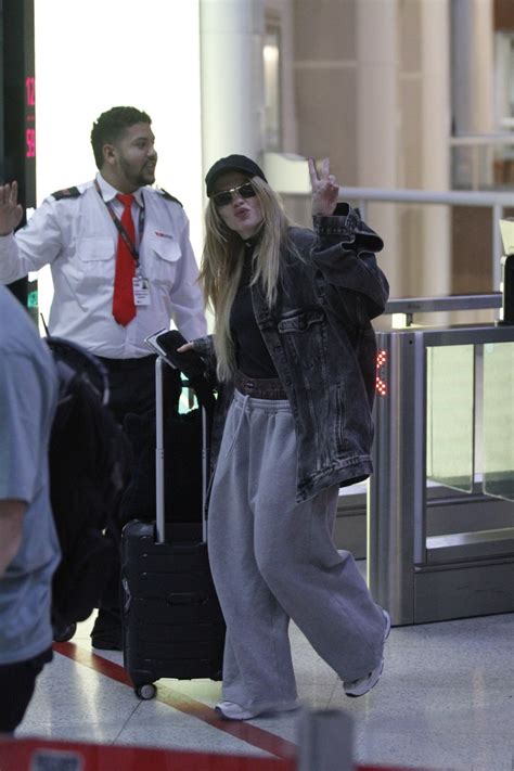 Luísa Sonza Brinca Com Paparazzo Ao Embarcar No Aeroporto Do Rio De Janeiro