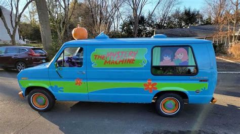 Jinkies Scooby Doo Mystery Machine Van Has A Groovy Interior