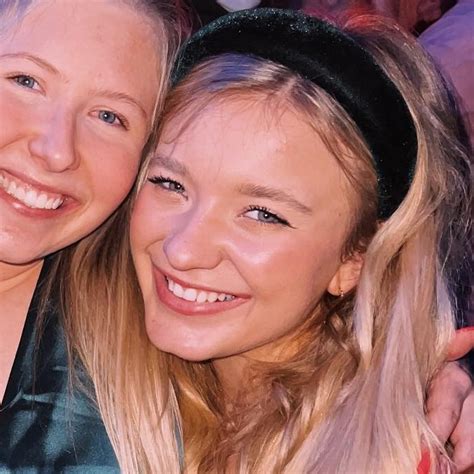 Lilly Hempfling Twitter Instagram Linktree