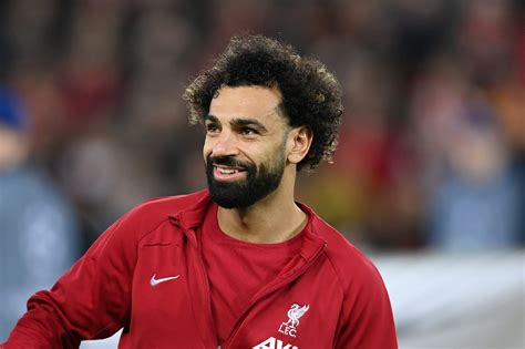 virgil van dijk tells fans to give mohamed salah more respect